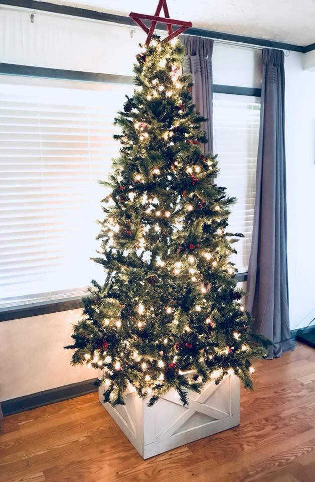 Christmas Tree Box – Pine Level Rustics